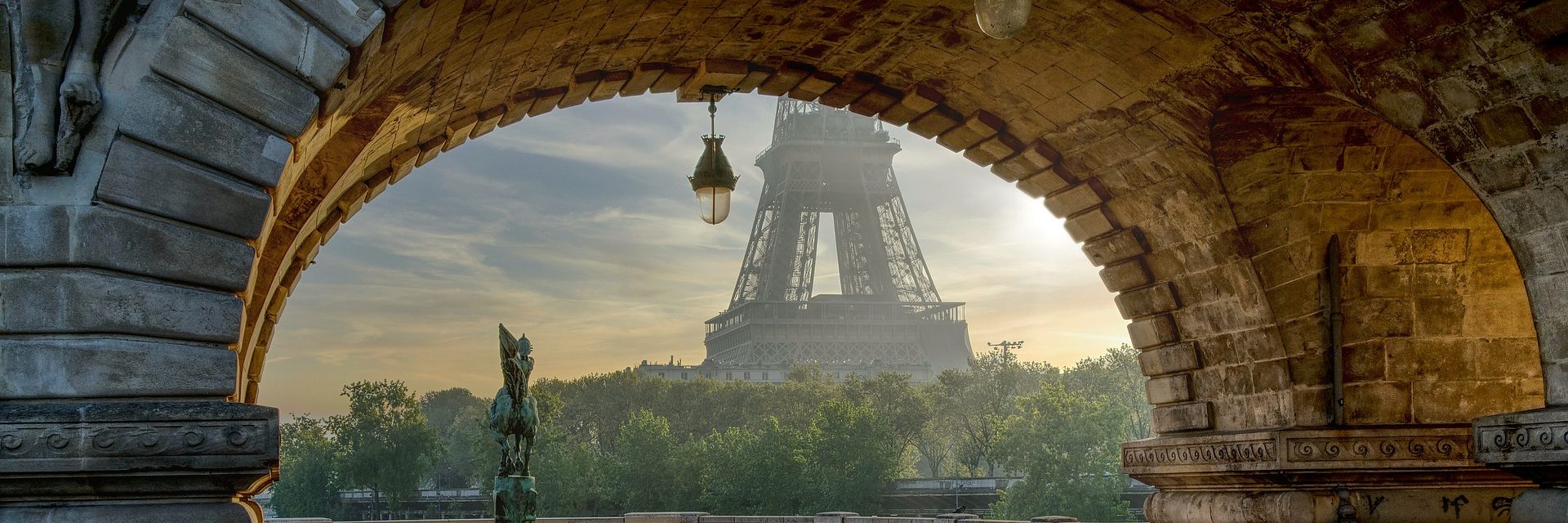 Paris Trivia | Dorky Geeky Nerdy Trivia Podcast (Mini #46)